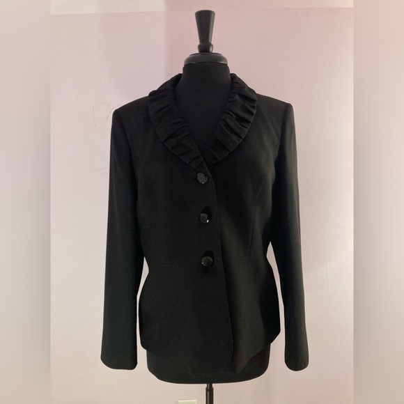 Le Suit | Jackets & Coats | Le Suit Ruffled Blazer | Poshmark